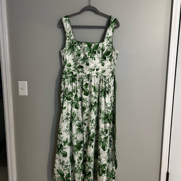 Tuckernuck | Dresses | Tuckernuck Green And White Sleeveless Square ...